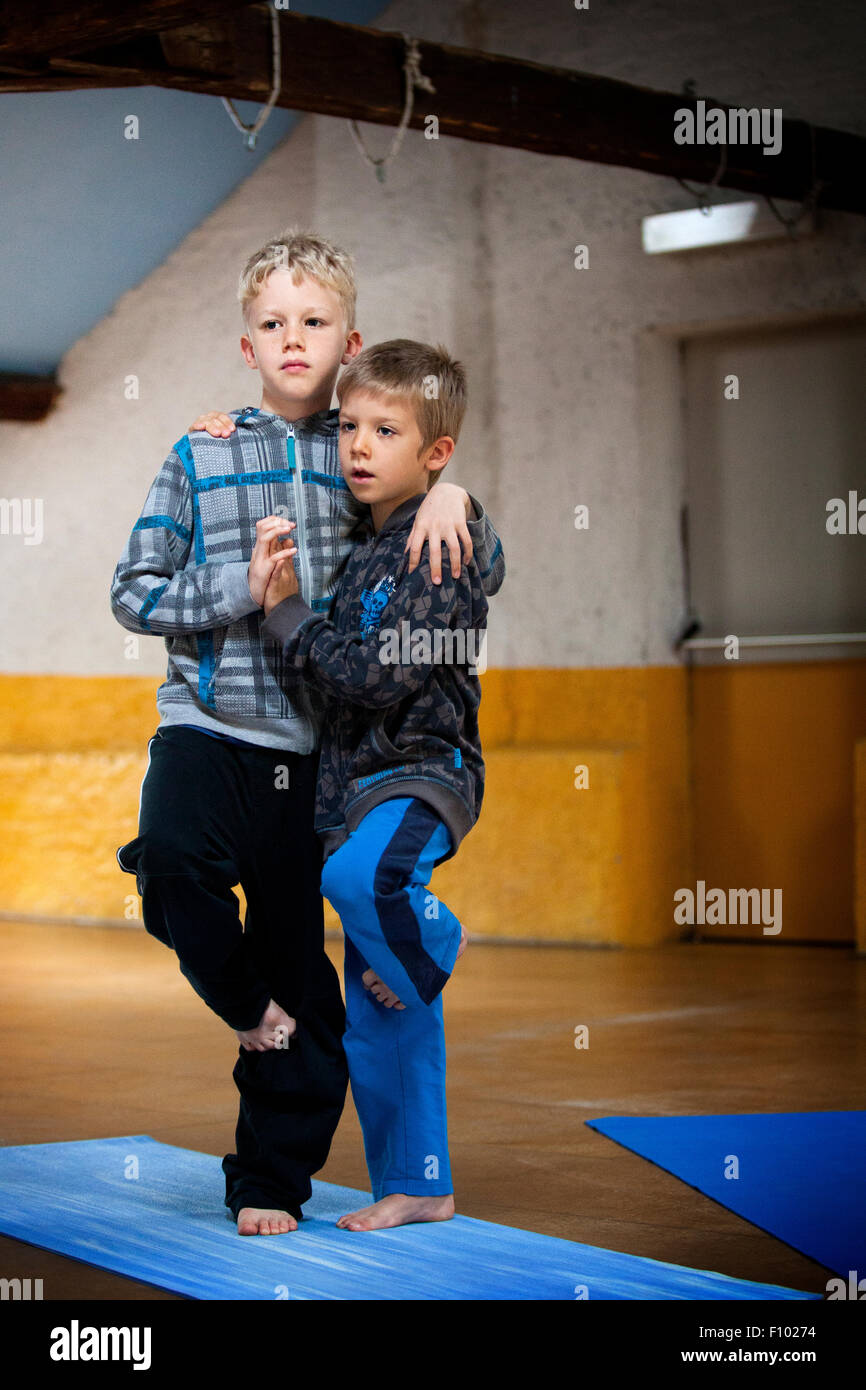 6 7 years children classroom activities hi-res stock photography and ...