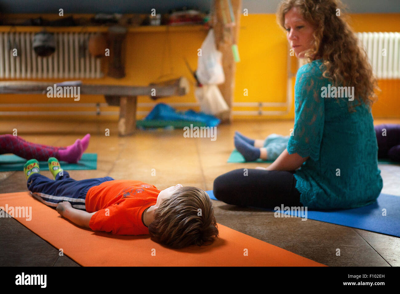 6 7 years children classroom activities hi-res stock photography and ...