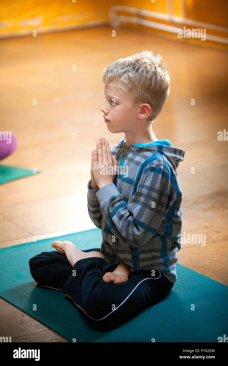 6 7 years children classroom activities hi-res stock photography and ...