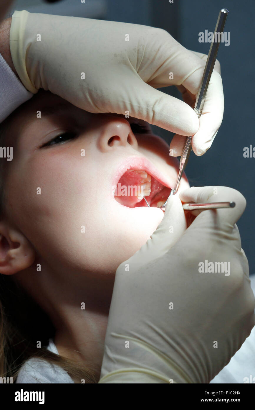 Children receiving medicine hi-res stock photography and images - Alamy