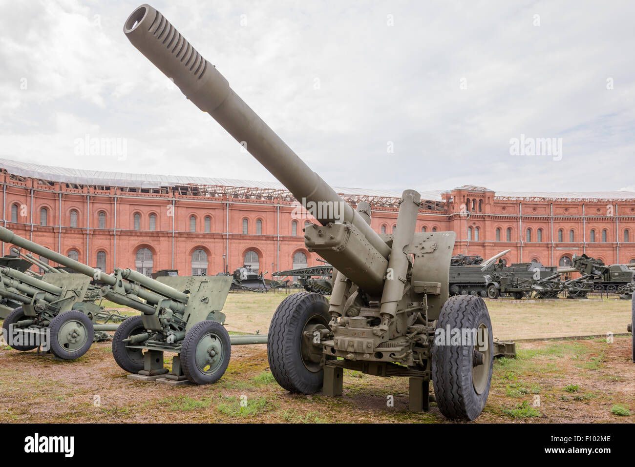 152 Mm Howitzer Cannon High Resolution Stock Photography and Images - Alamy