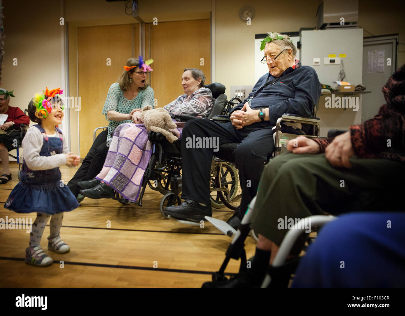 Intergenerational activities hi-res stock photography and images - Alamy