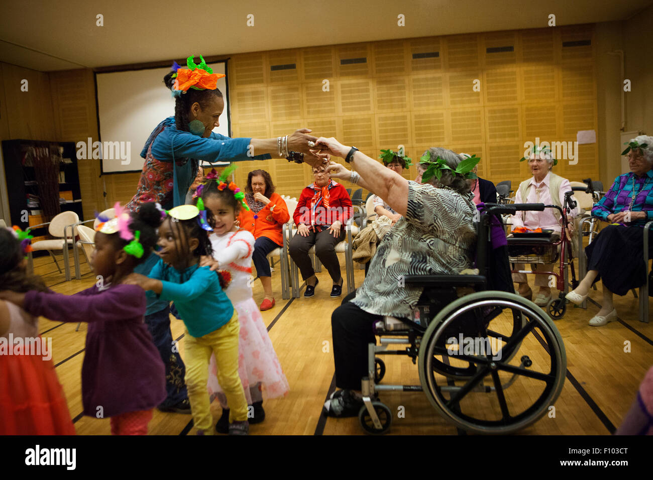 Intergenerational Activities Stock Photos & Intergenerational ...