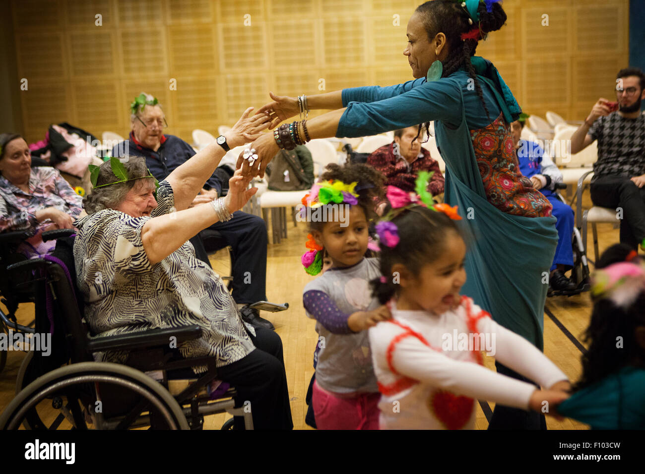 Intergenerational activities hi-res stock photography and images - Alamy