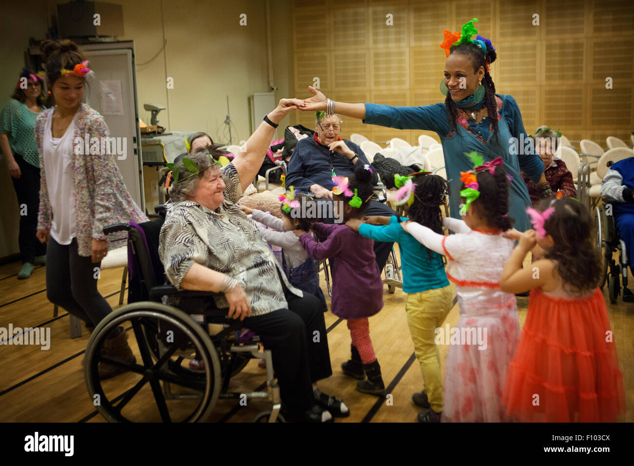 Intergenerational High Resolution Stock Photography and Images - Alamy
