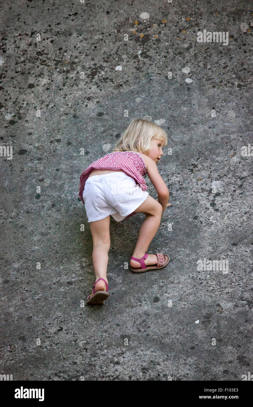 3 year old girl playing rear view hi-res stock photography and images ...