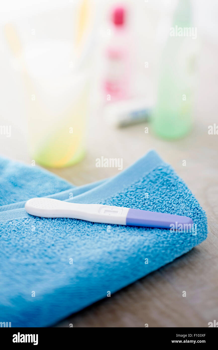 Ovulation hi-res stock photography and images - Alamy