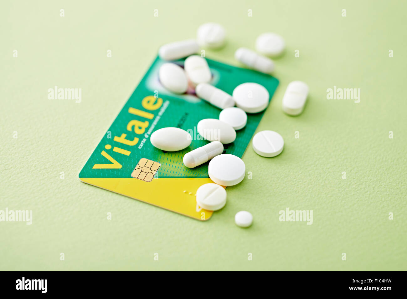 National medical insurance cards hi-res stock photography and images ...