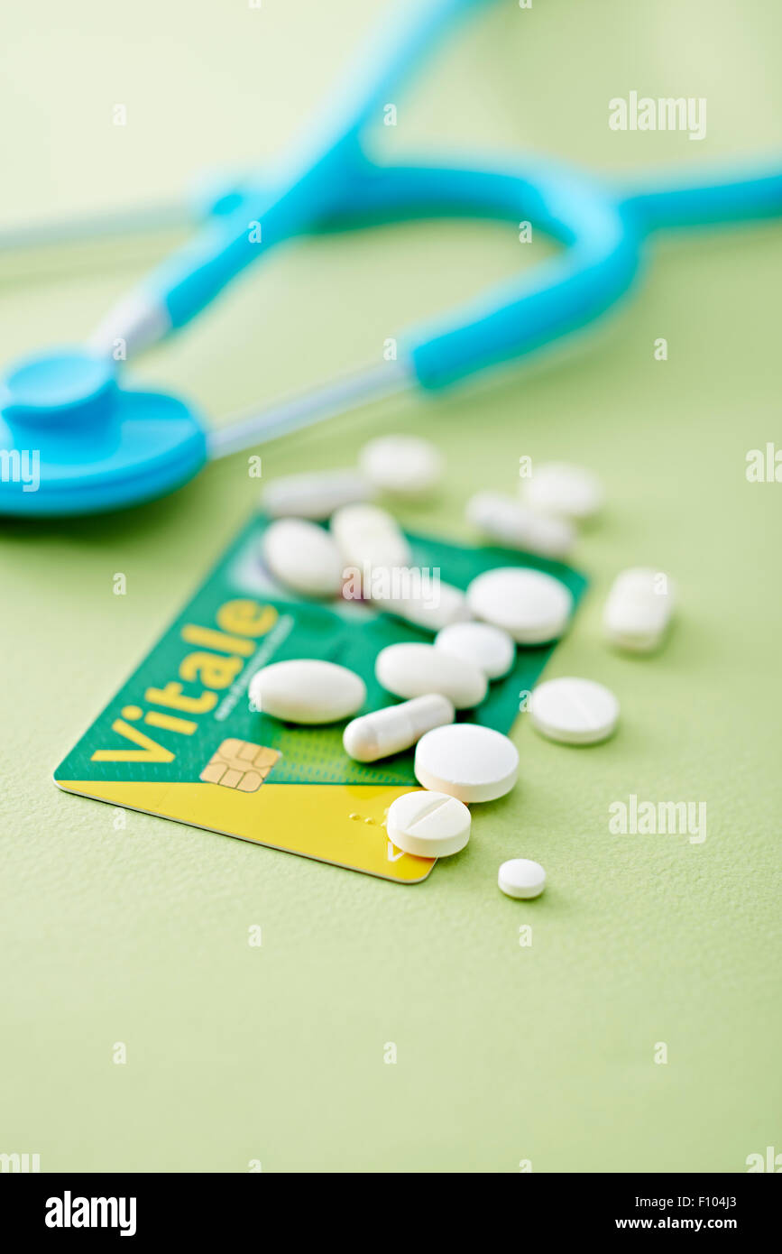 National medical insurance cards hi-res stock photography and images ...