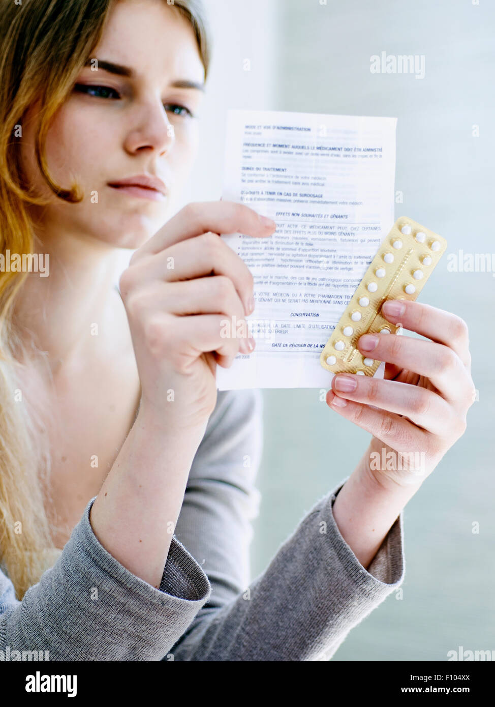 Pill read hi-res stock photography and images - Alamy