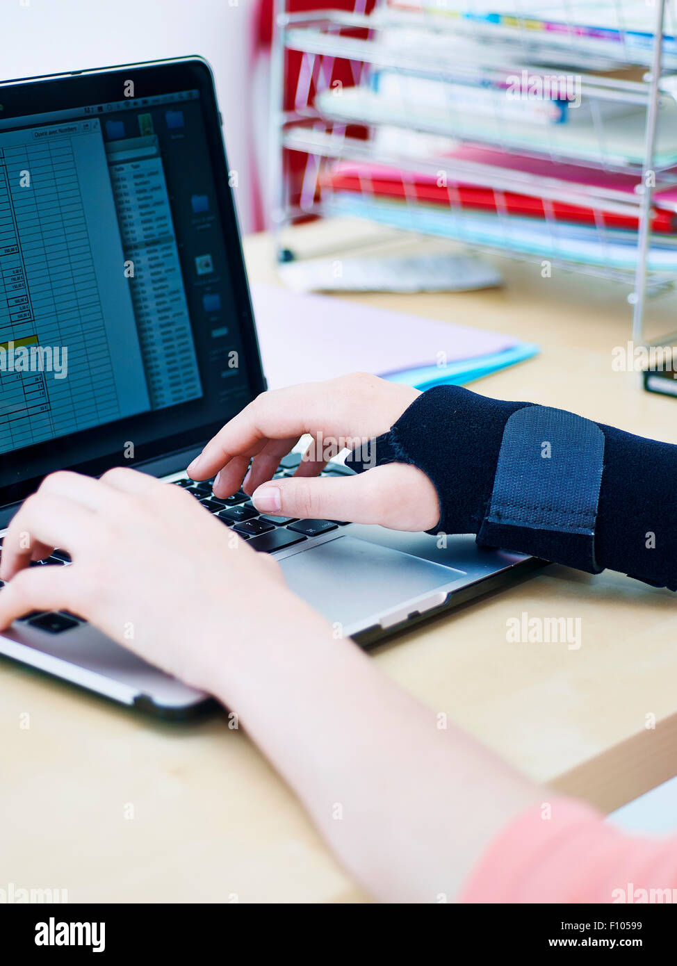 Carpal tunnel computer brace hi-res stock photography and images - Alamy