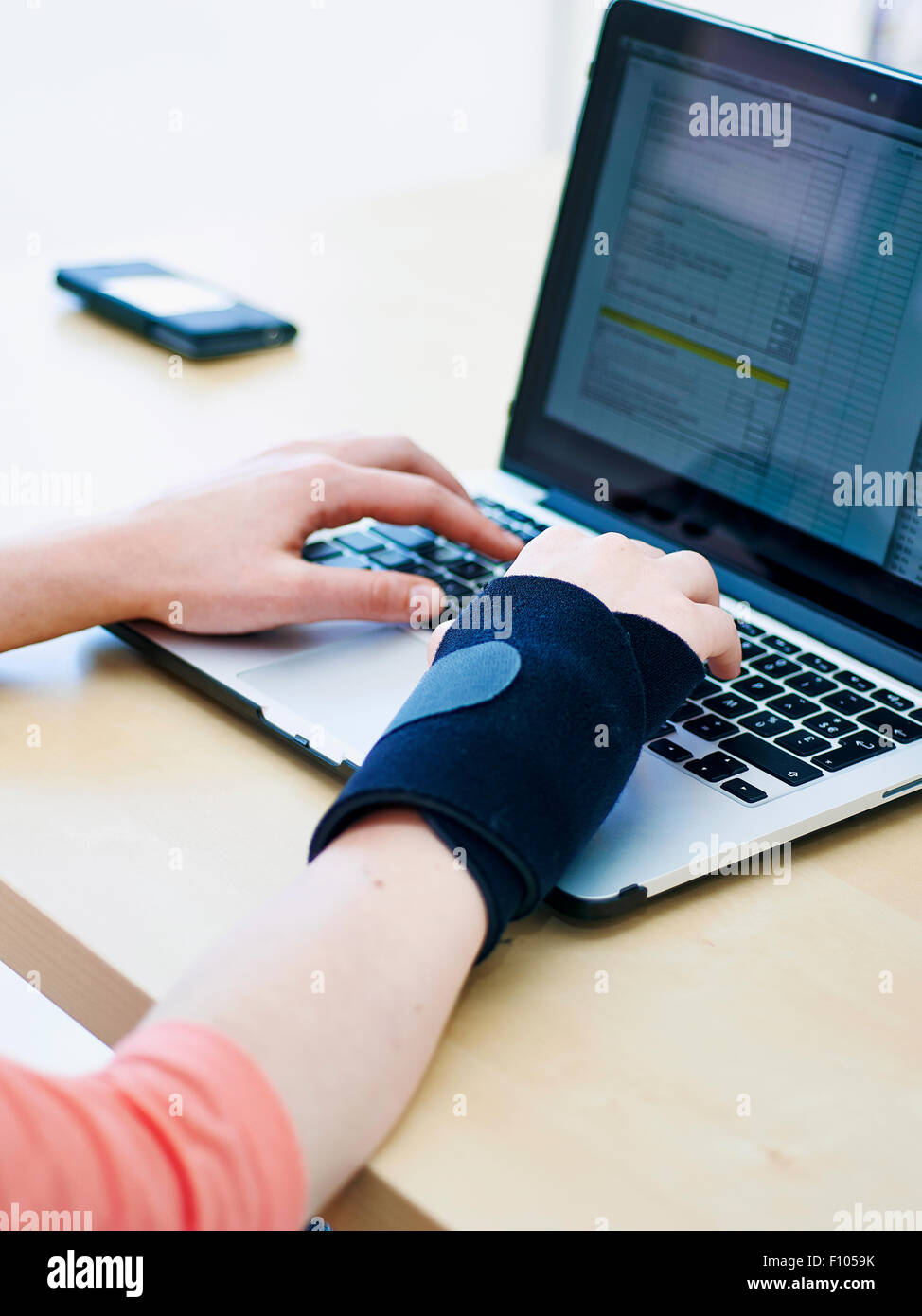 Carpal tunnel computer brace hi-res stock photography and images - Alamy