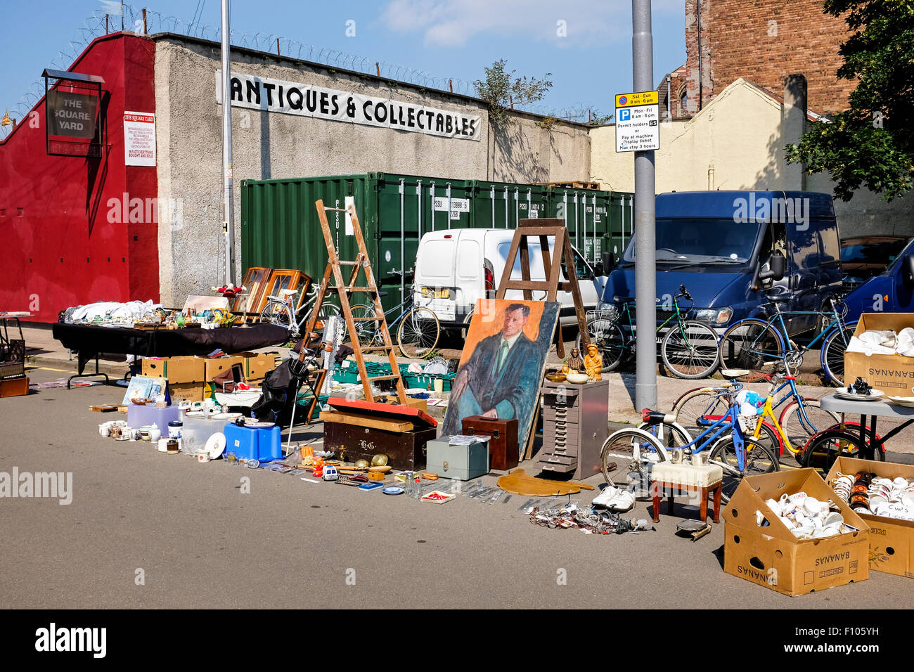 Bric a brac for sale hi-res stock photography and images - Alamy