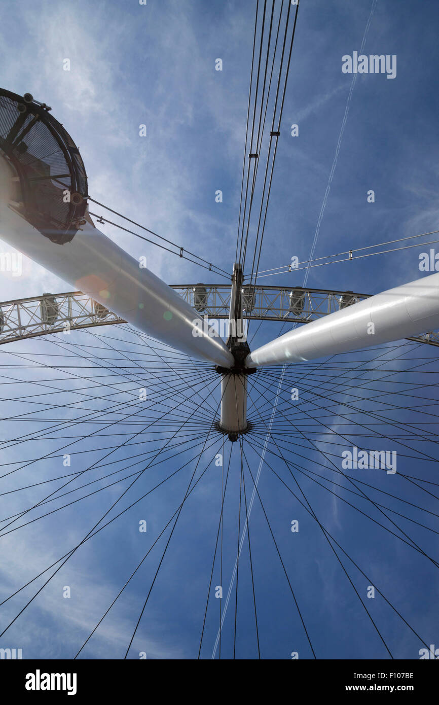 London Eye taken from underneath showing axle and spokes Stock Photo ...