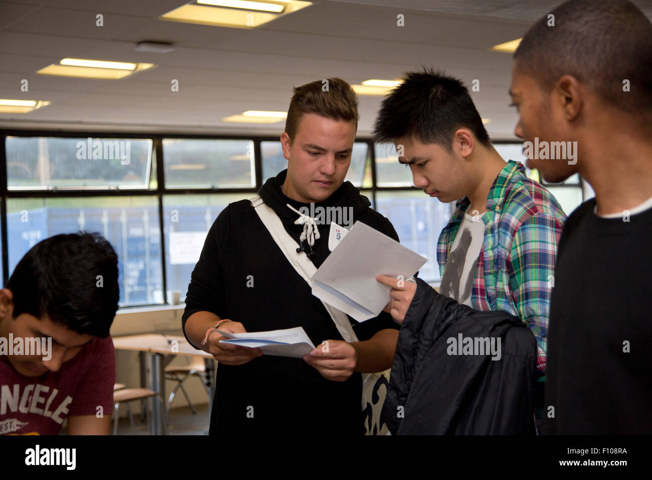 School gcse teen sad hi-res stock photography and images - Alamy