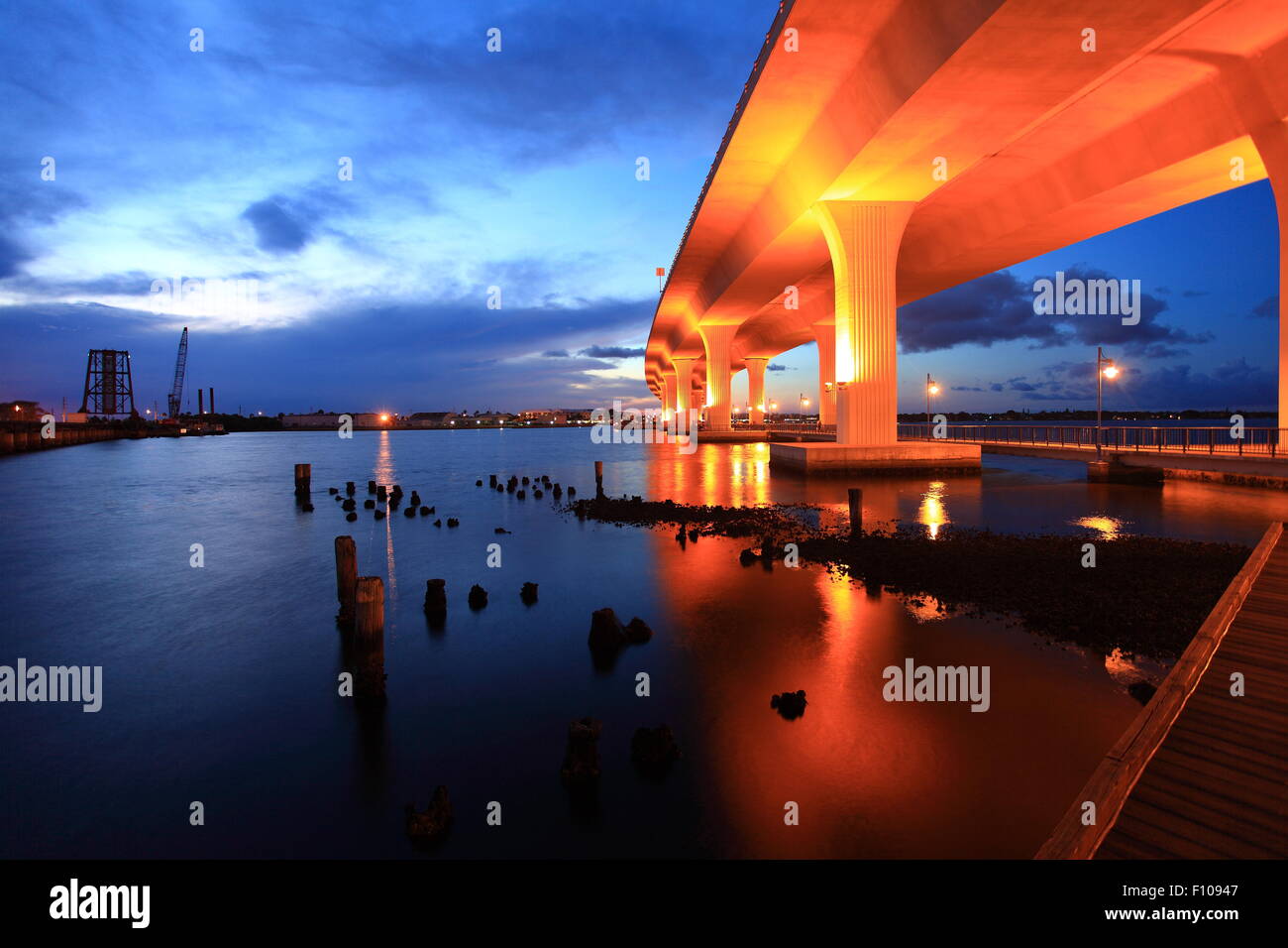 The Roosevelt Bridge Over The St Lucie River At Dusk Stock Photo - Alamy
