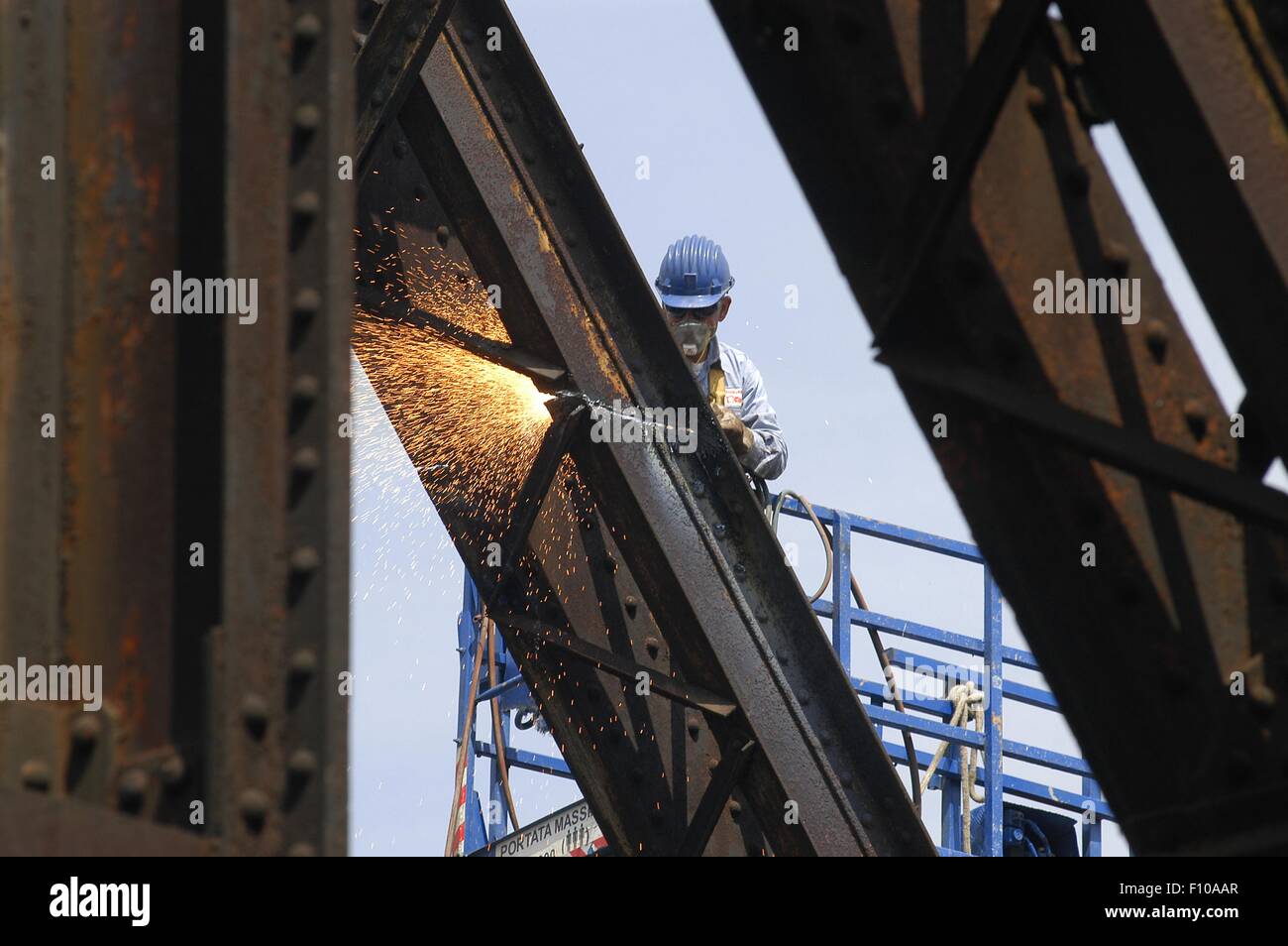Cutting Steel Demolition High Resolution Stock Photography and Images ...