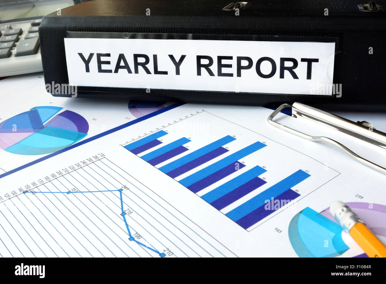 Report with charts hi-res stock photography and images - Alamy