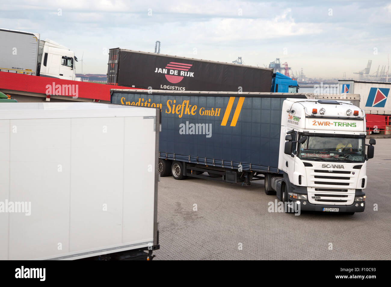 Freight vehicles hi-res stock photography and images - Alamy