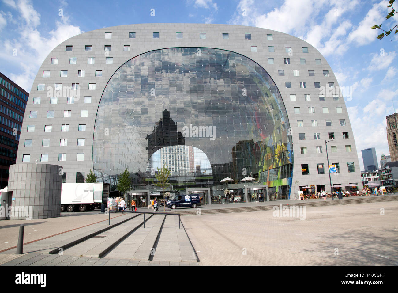 Markthal building in Binnenrotte, central Rotterdam, Netherlands ...