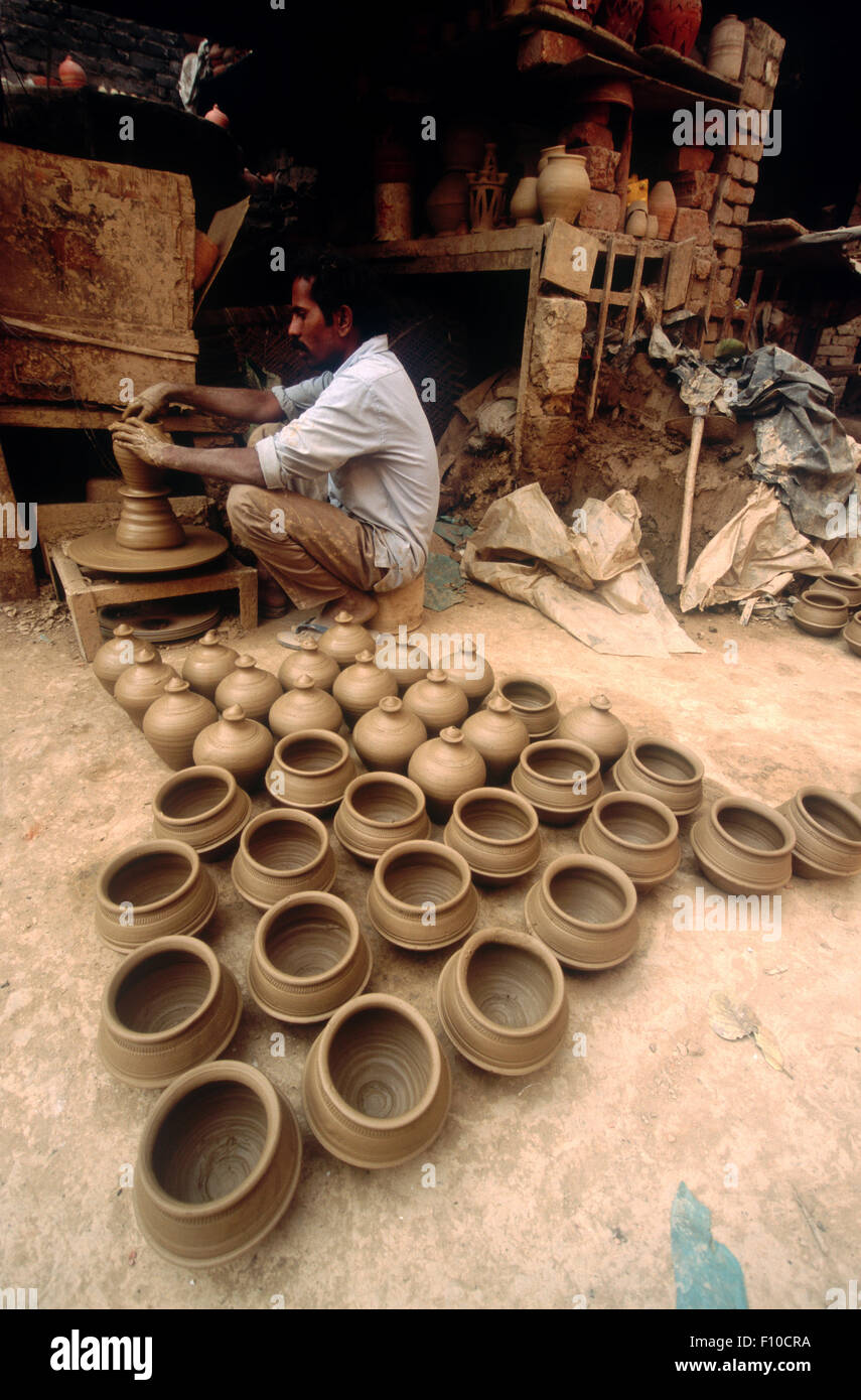 Earthen pots hi-res stock photography and images - Alamy