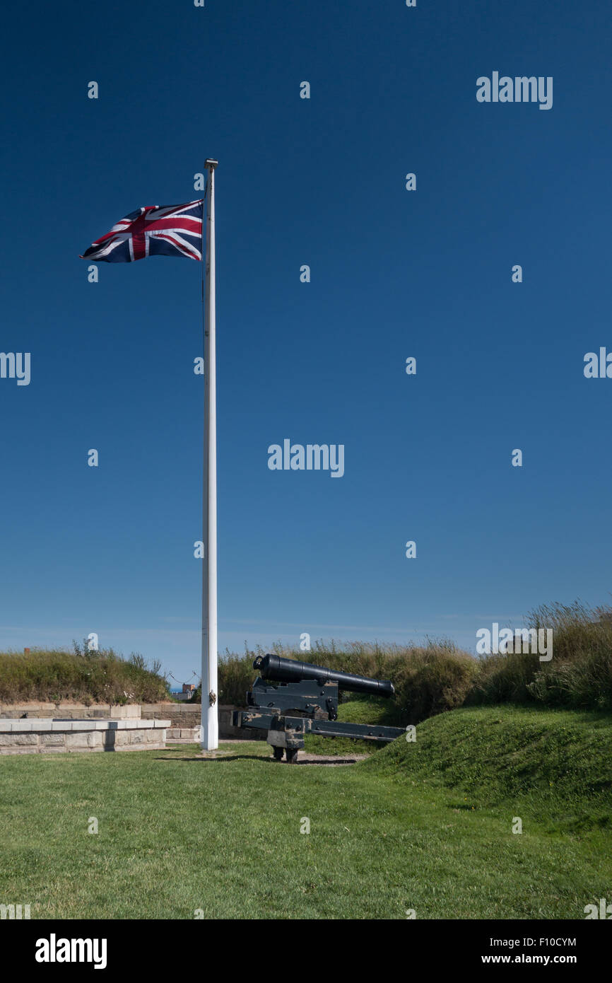 UK flag blue sky Stock Photo - Alamy