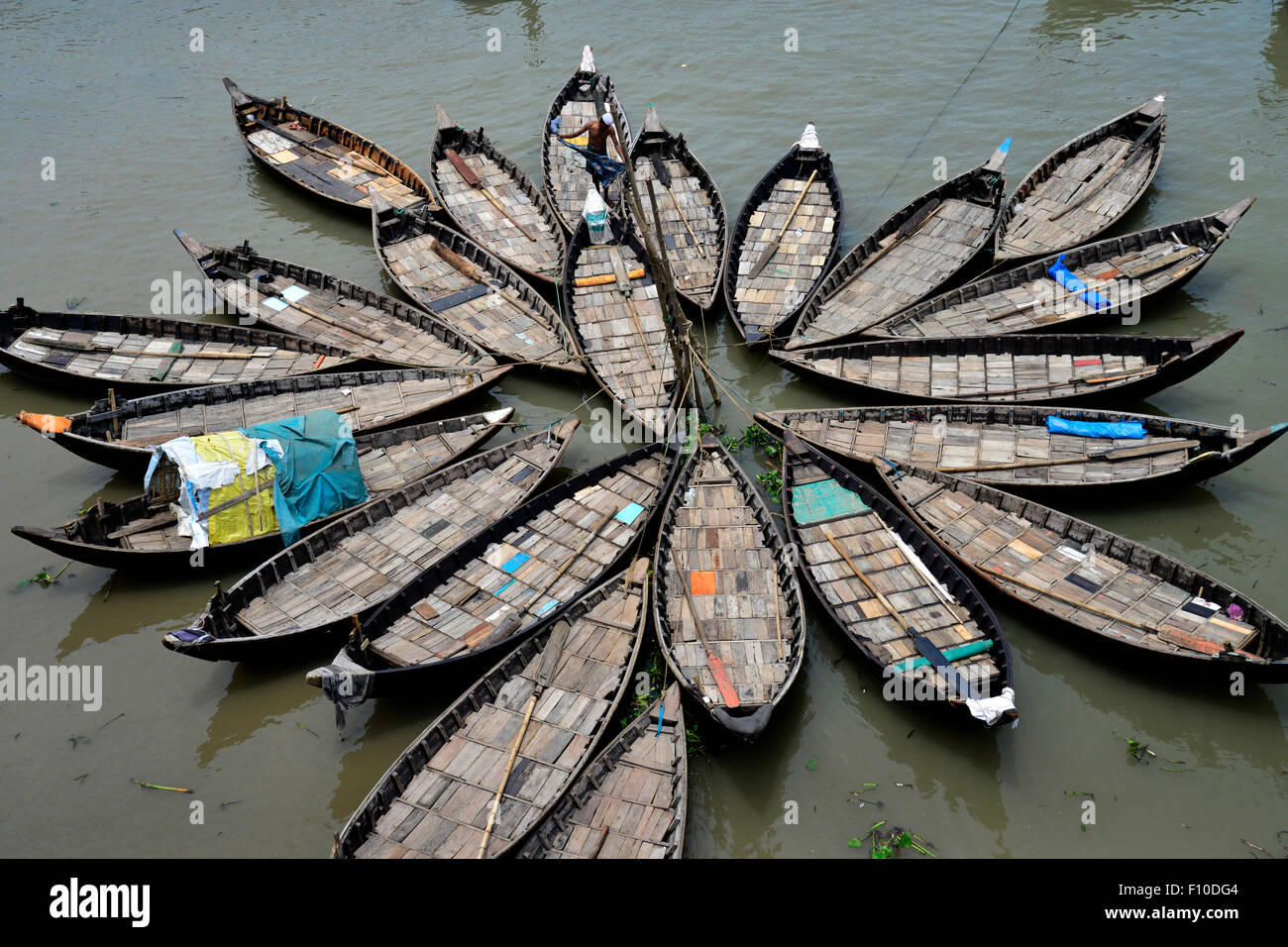 Boats on the Buriganga River in Dhaka, Bangladesh Stock Photo - Alamy