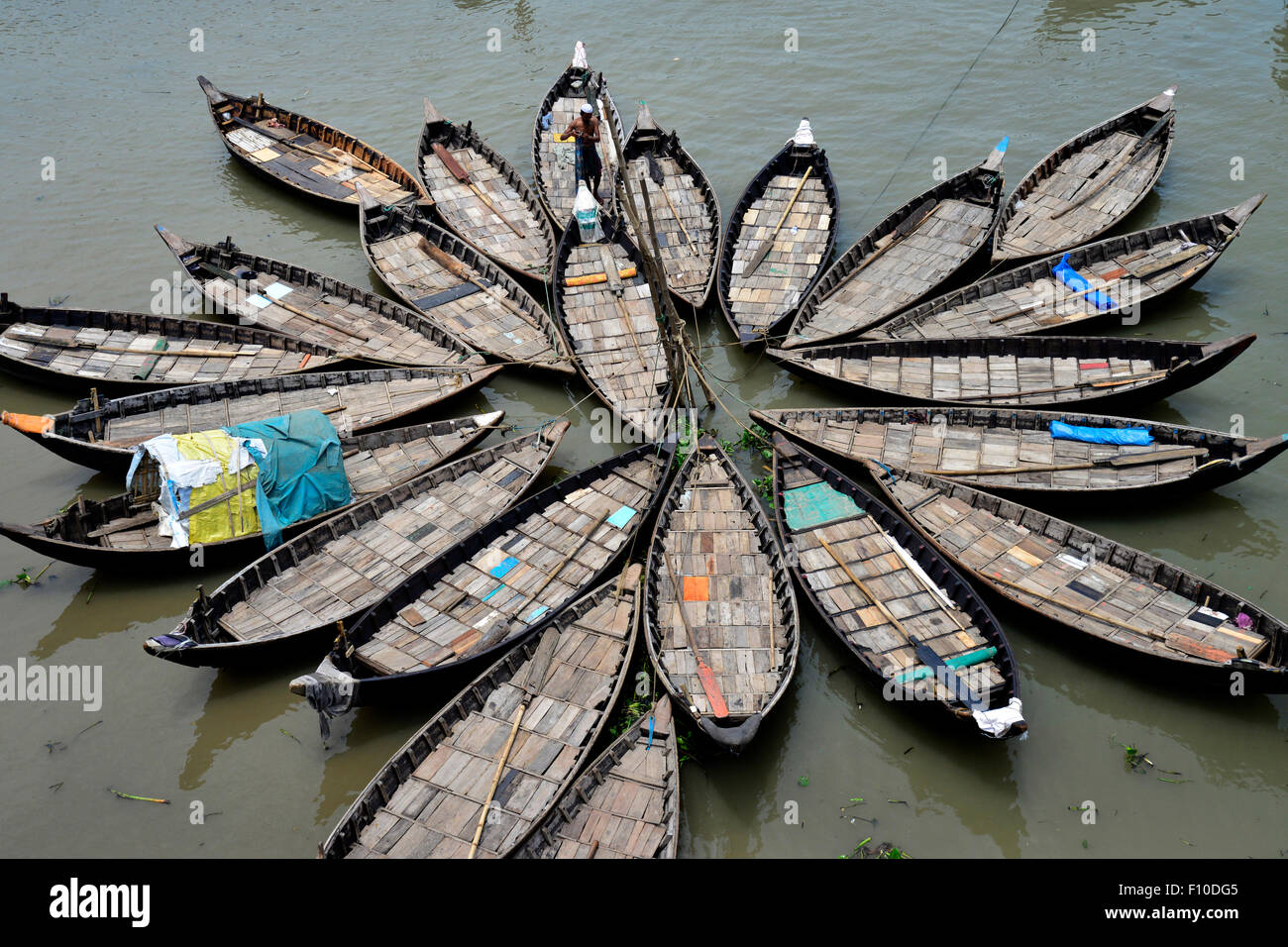 Boats on the Buriganga River in Dhaka, Bangladesh Stock Photo - Alamy