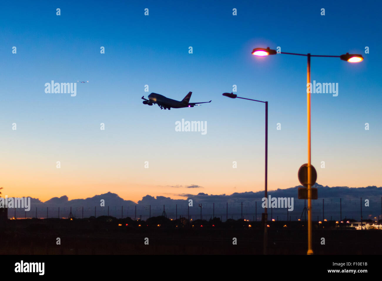 Boeing 747 400 from hi-res stock photography and images - Alamy
