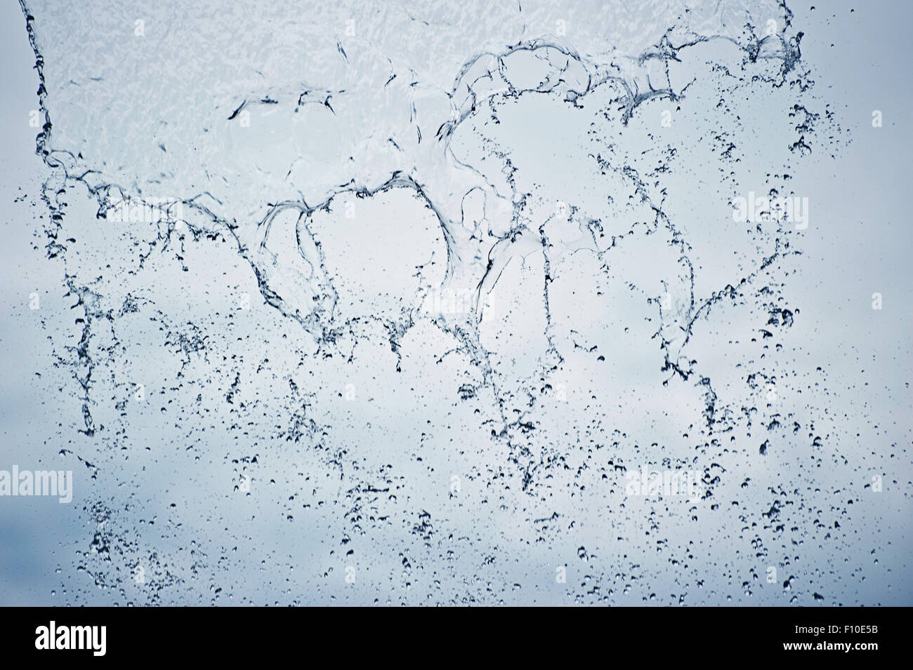 Drops fall falling hi-res stock photography and images - Alamy