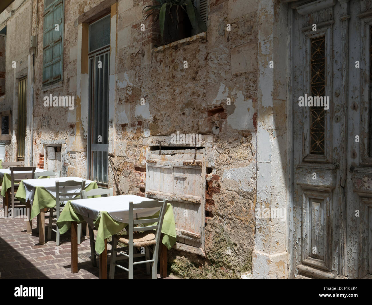 Cafe kriti chania hi-res stock photography and images - Alamy