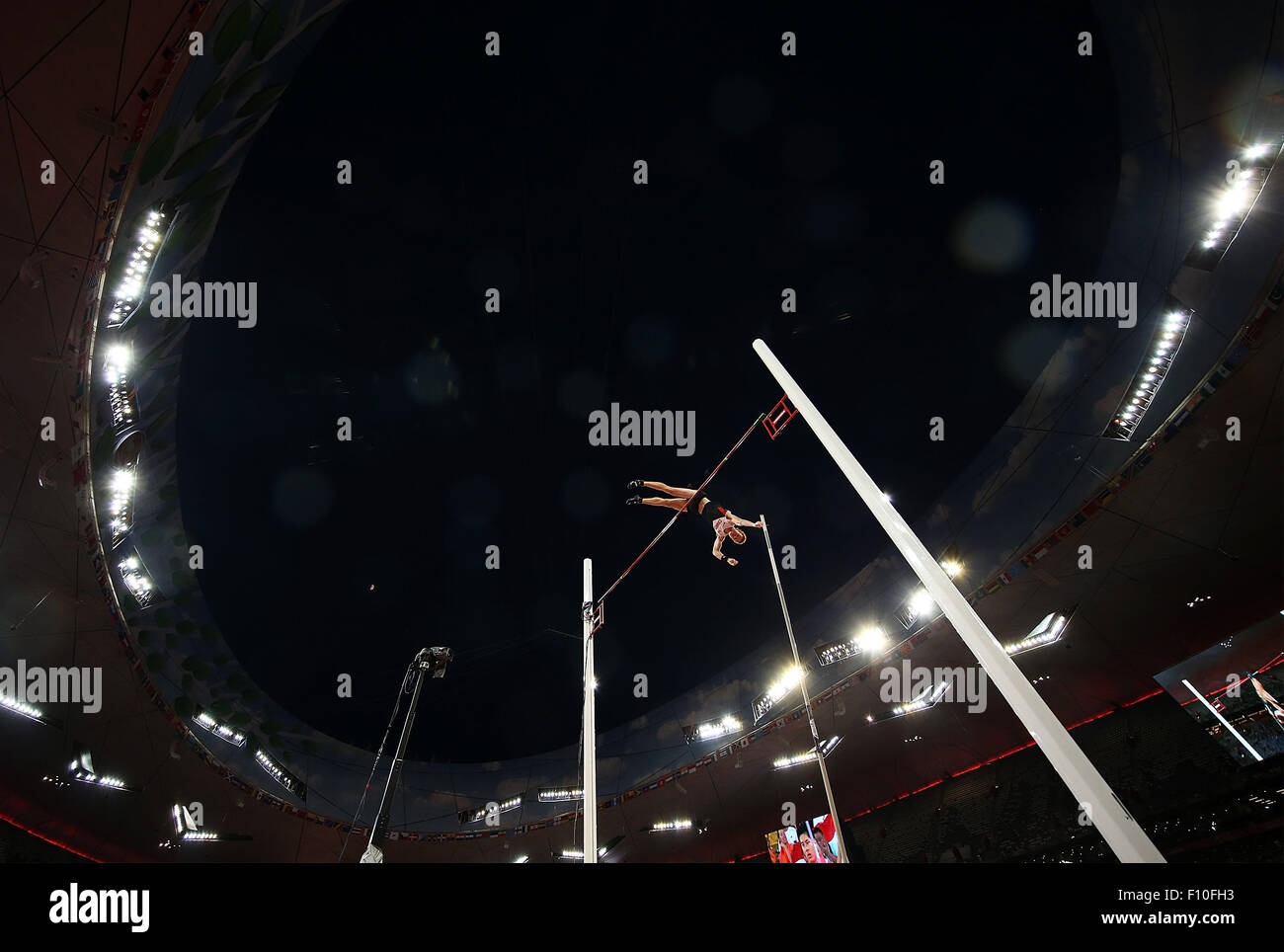(150824) -- BEIJING, Aug. 24, 2015 (Xinhua) -- Winner Shawnacy Barber ...