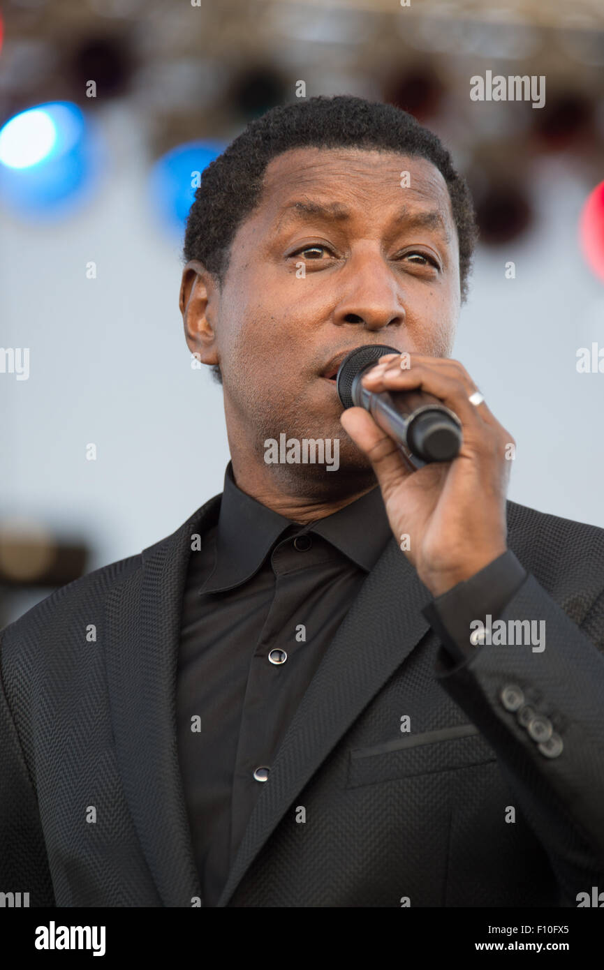 Babyface hi-res stock photography and images - Alamy