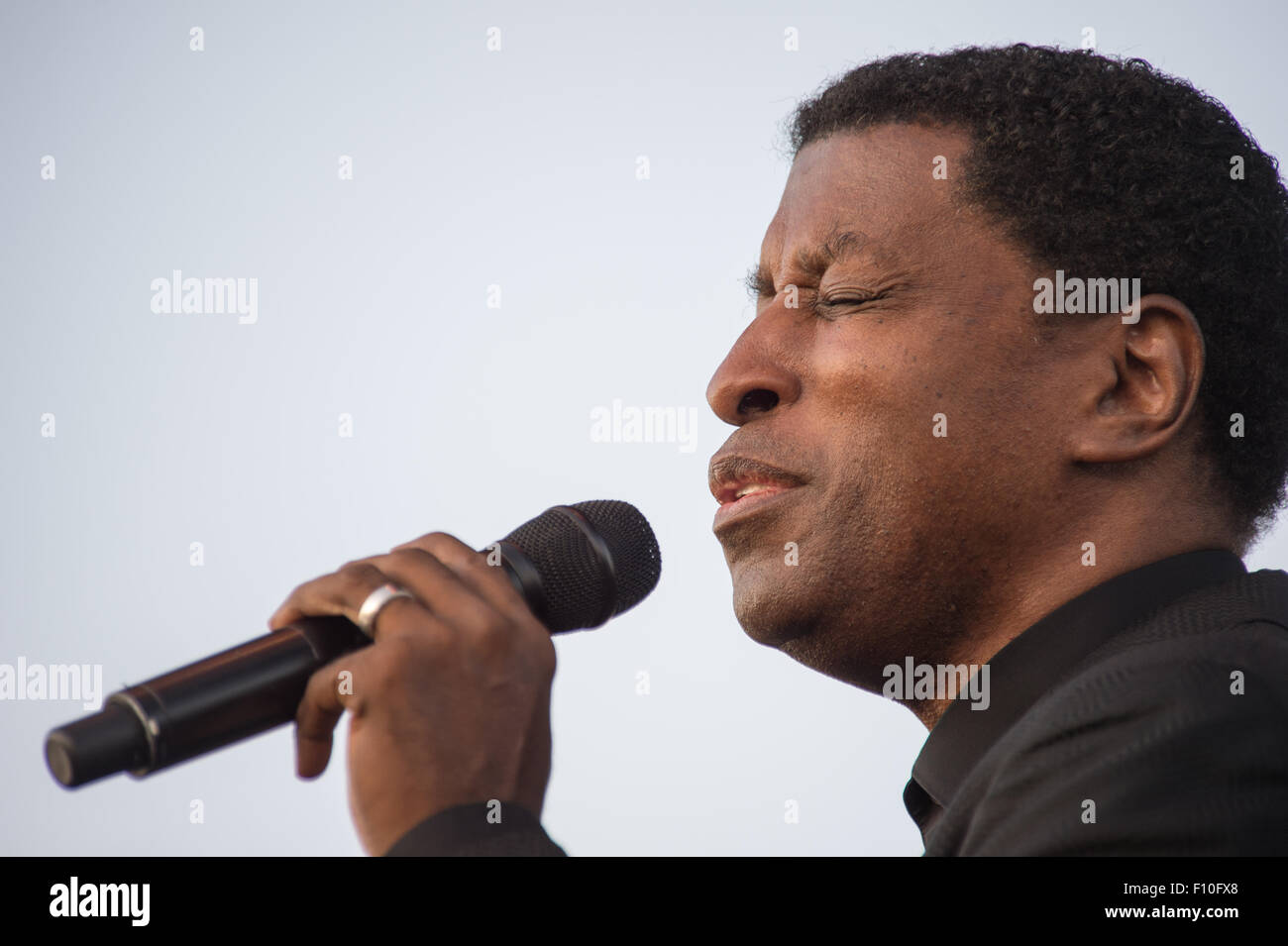Babyface hi-res stock photography and images - Alamy