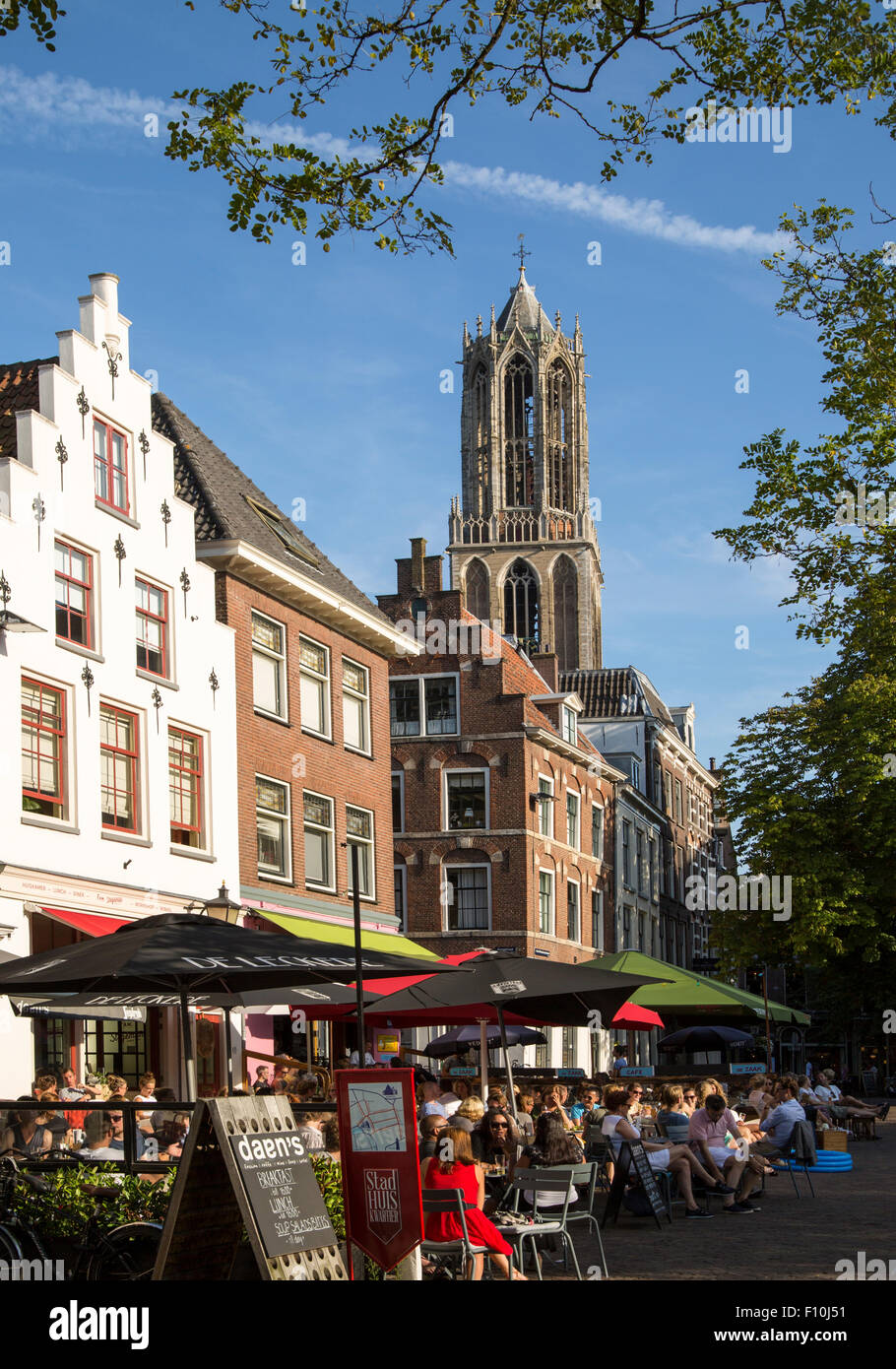 Tall buildings medieval hi-res stock photography and images - Alamy