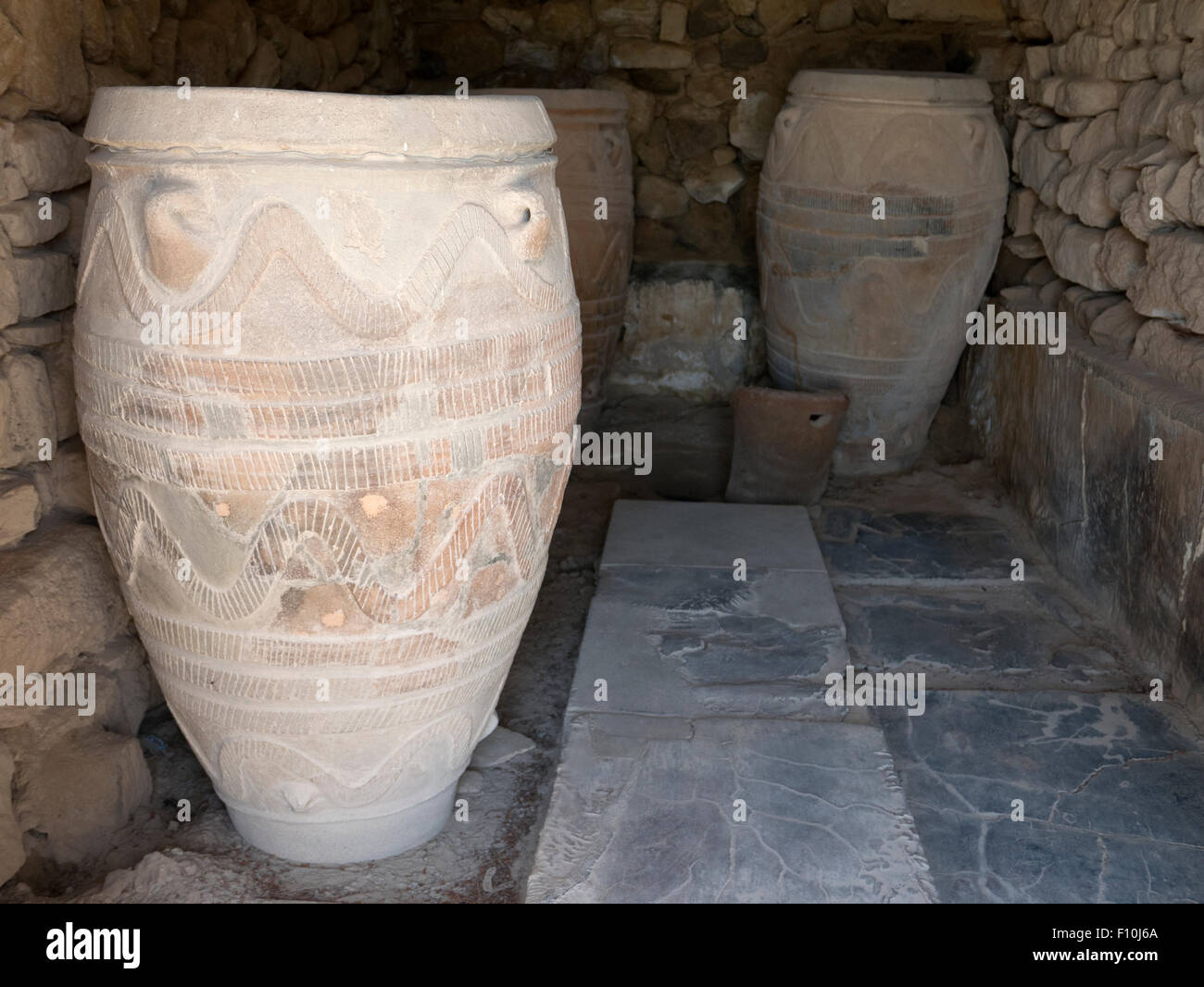 Pithoi hi-res stock photography and images - Alamy