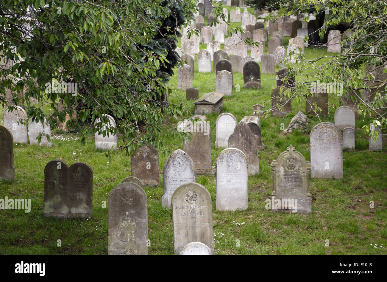 Headstone tombstone burial hi-res stock photography and images - Alamy
