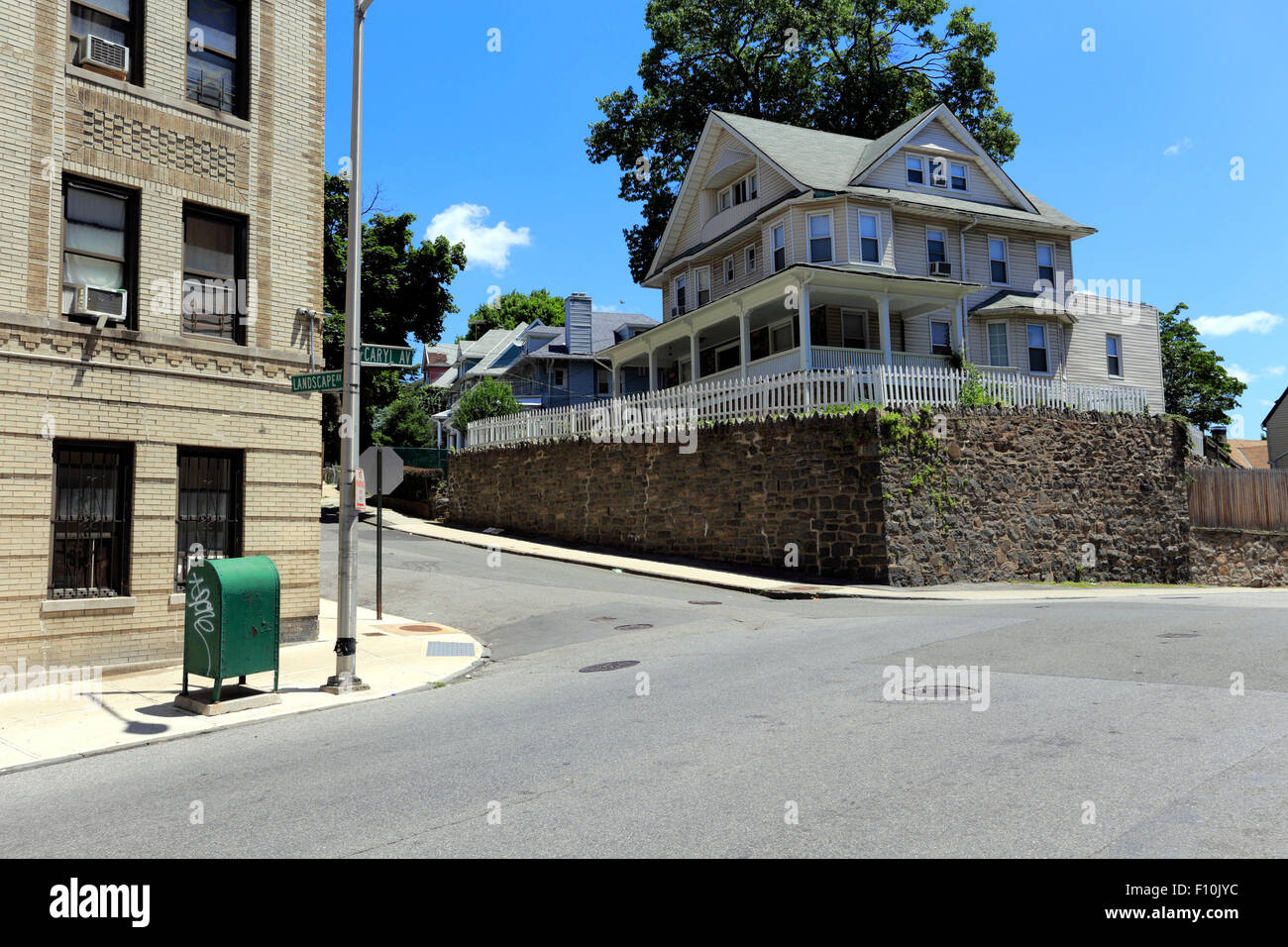 Street corner Yonkers New York Stock Photo - Alamy