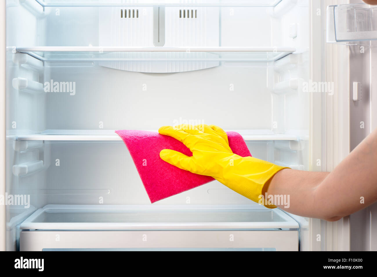 Empty fridge hand hi-res stock photography and images - Alamy