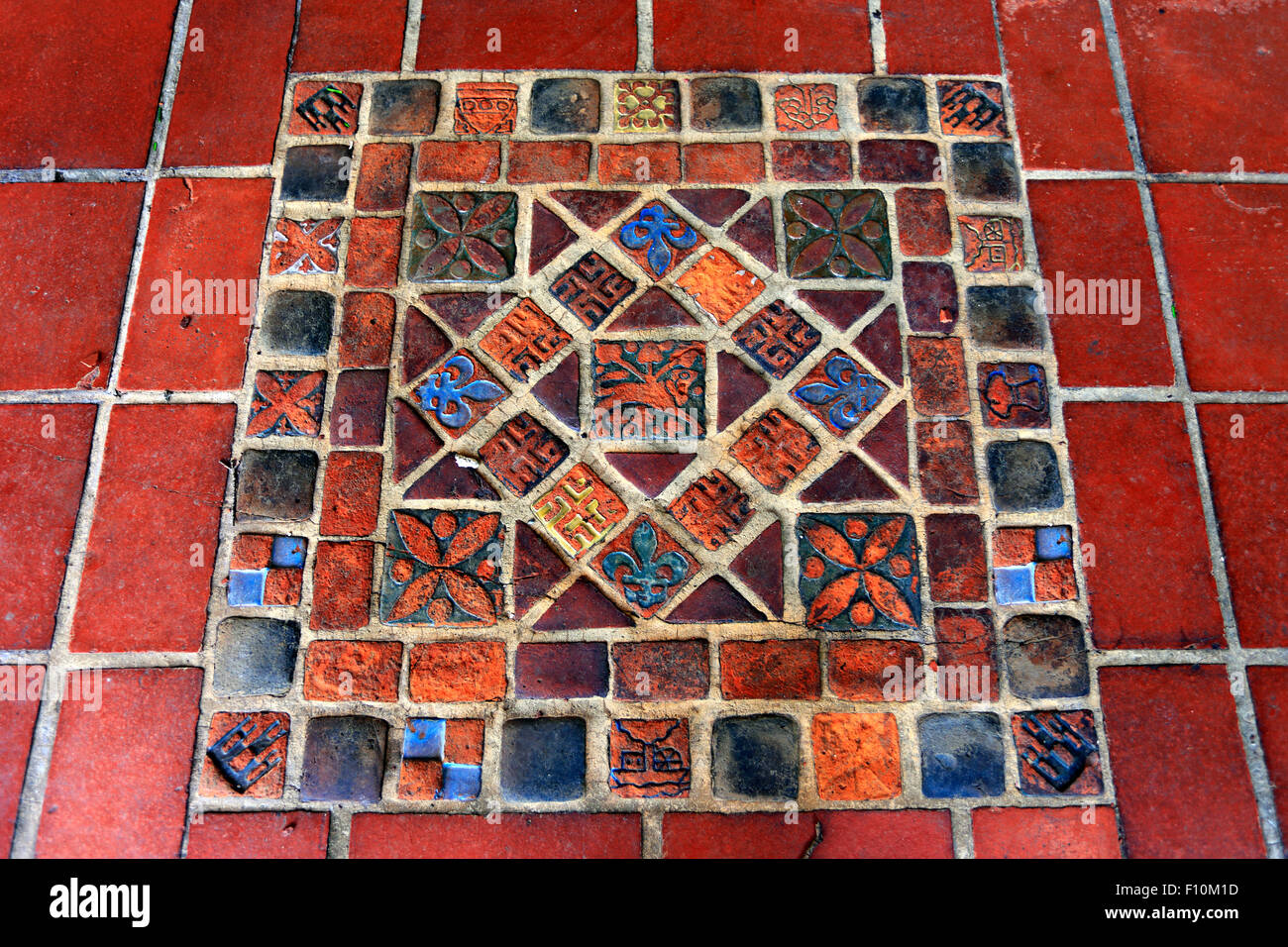 Tile patterns hi-res stock photography and images - Alamy