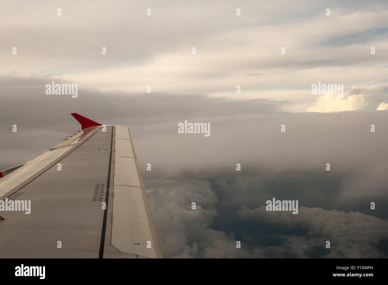 Flying on plane wing hi-res stock photography and images - Alamy