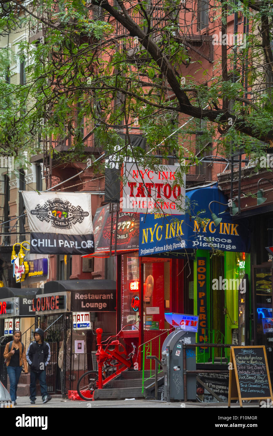 New york city street signs hi-res stock photography and images - Alamy