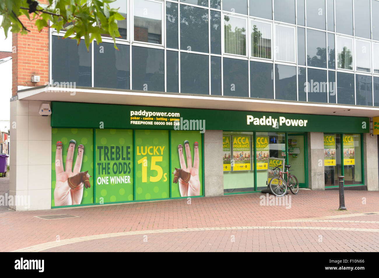 Paddy power bookmakers hi-res stock photography and images - Alamy