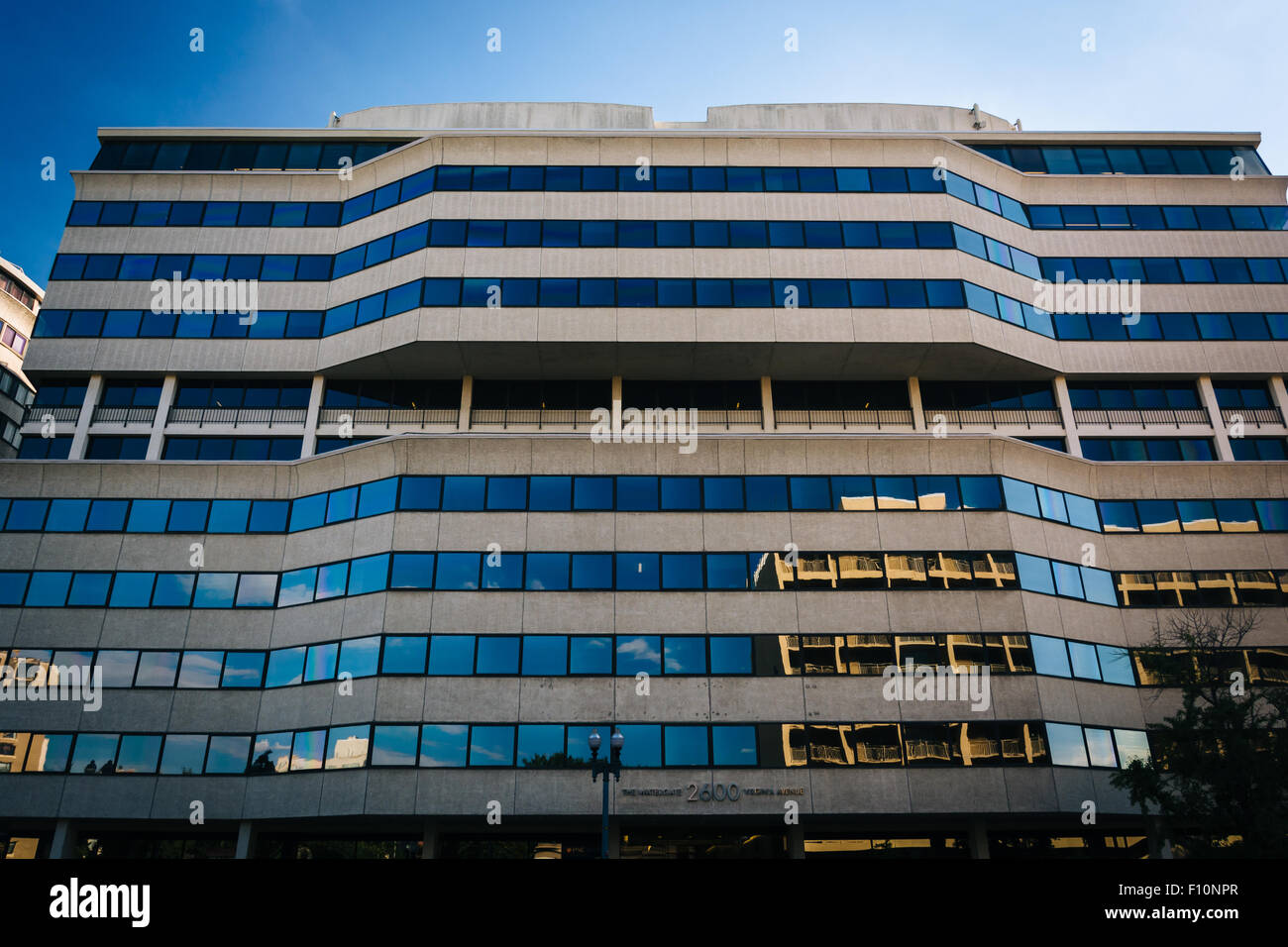 Watergate buildings hi-res stock photography and images - Alamy