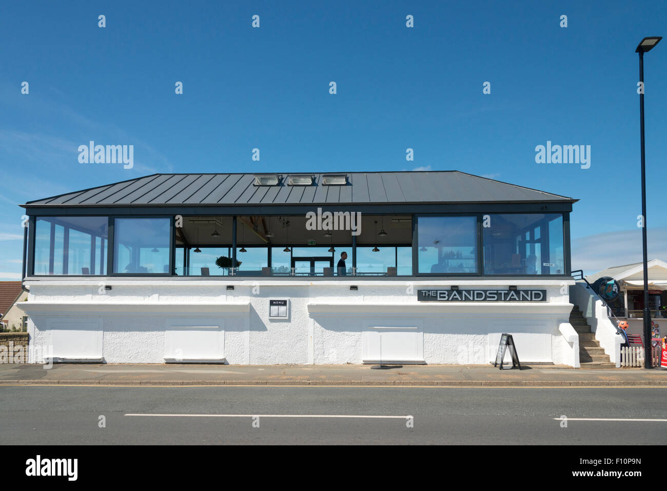 Bandstand cafe restaurant hi-res stock photography and images - Alamy