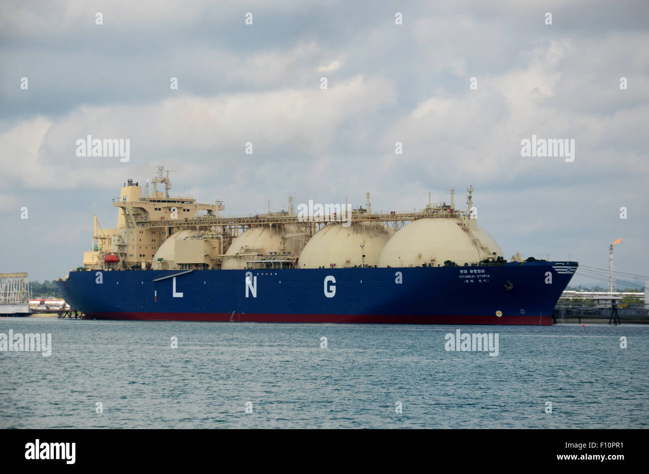 Lng tankers hi-res stock photography and images - Alamy