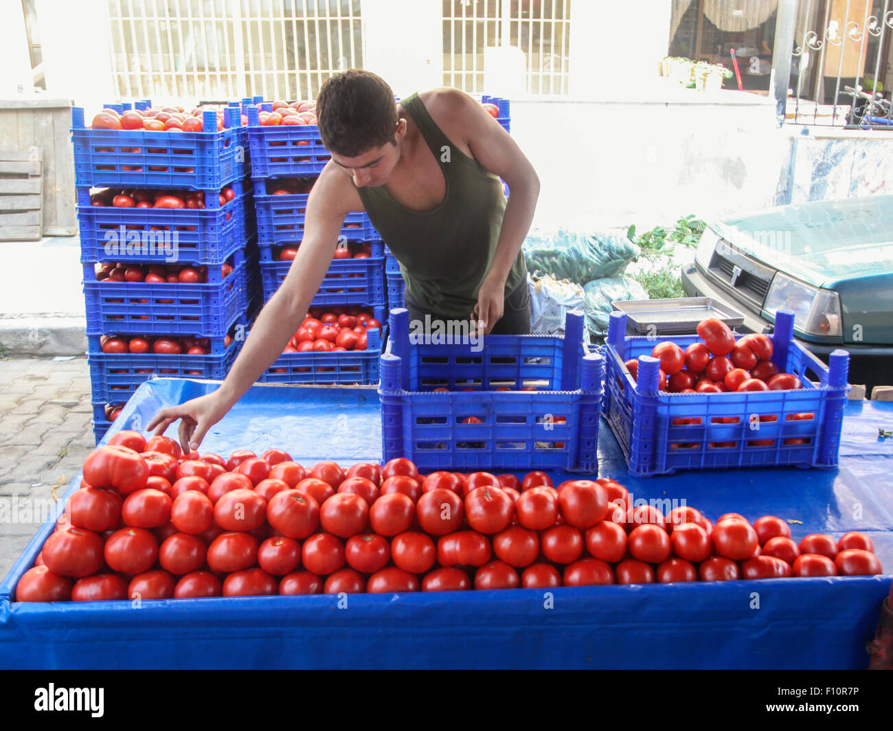Salesman hi-res stock photography and images - Alamy