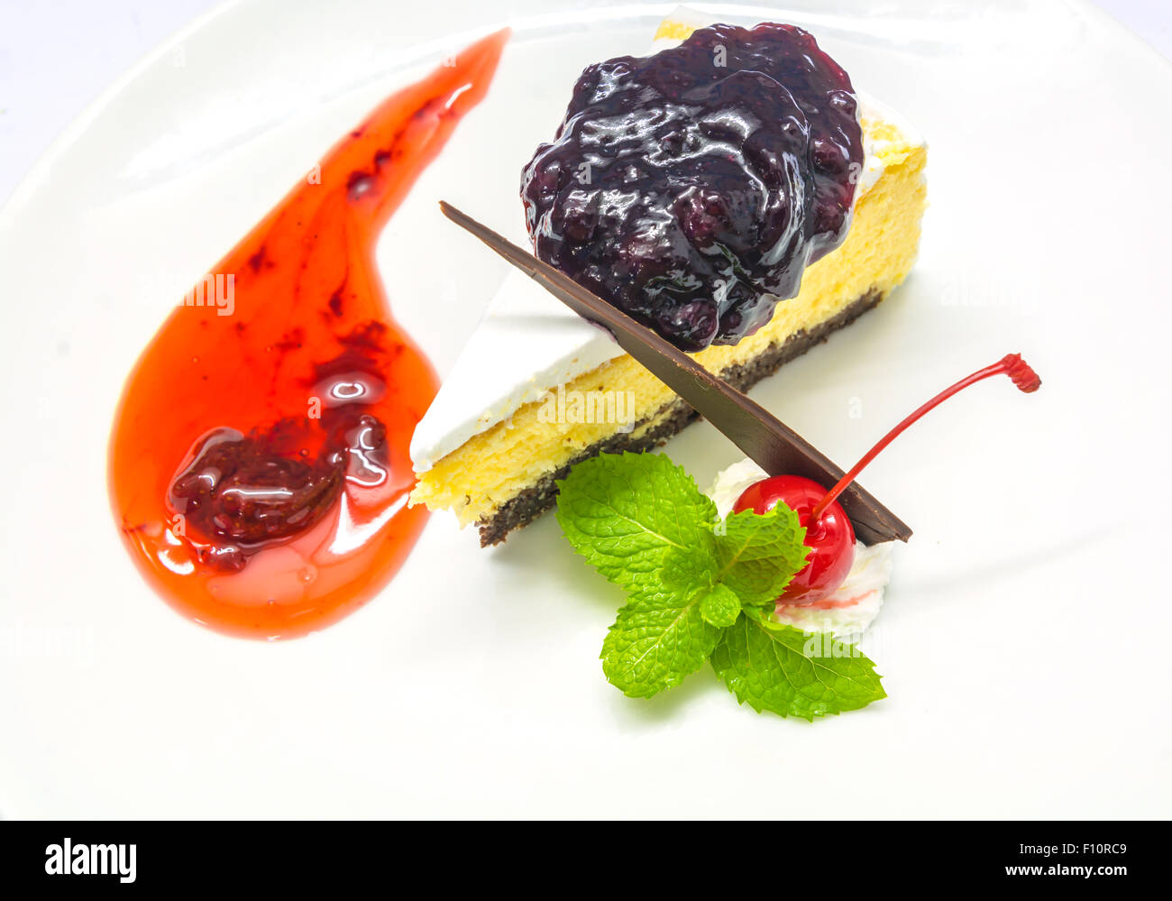 Chocolate cheese layer cake hi-res stock photography and images - Alamy