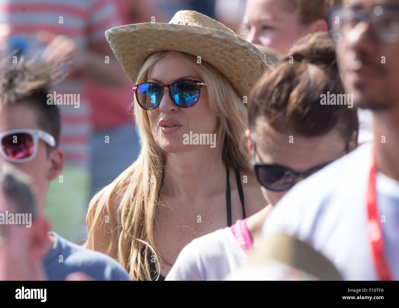 Music fans at the V Festival in Chelmsford,Essex Stock Photo - Alamy