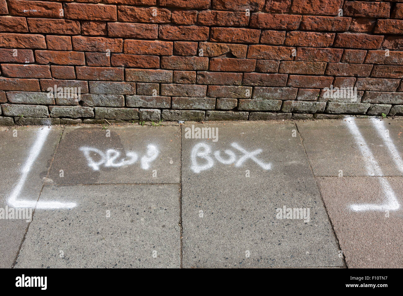 Drop Box Storage Sign Sprayed On A Pavement In London England United Kingdom Stock Photo Alamy drop-box-storage-sign-sprayed-on-a-pavement-in-london-england-united-kingdom-stock-photo-alamy